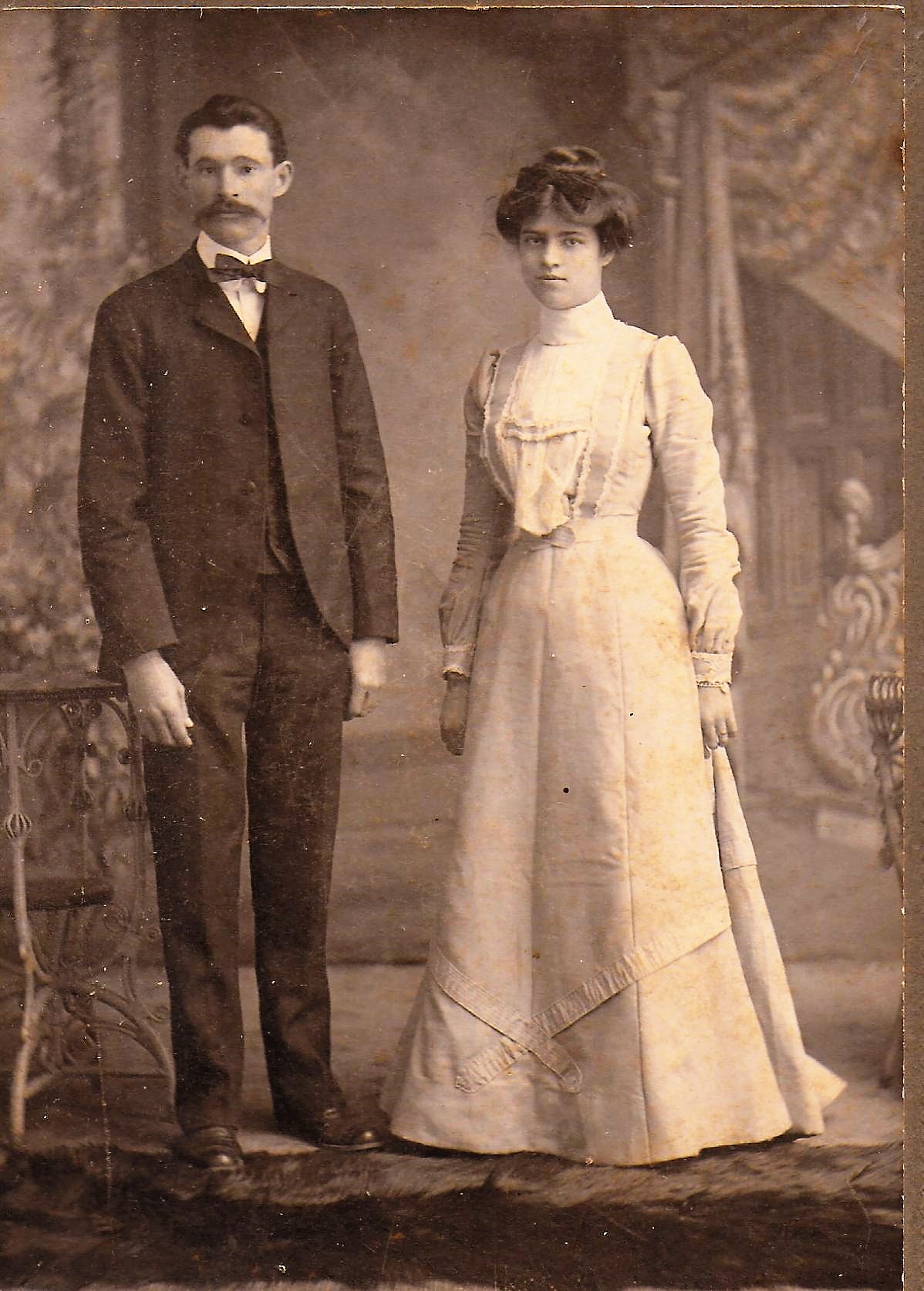 Couple Photo From Around 1900 – Kentucky Kindred Genealogy